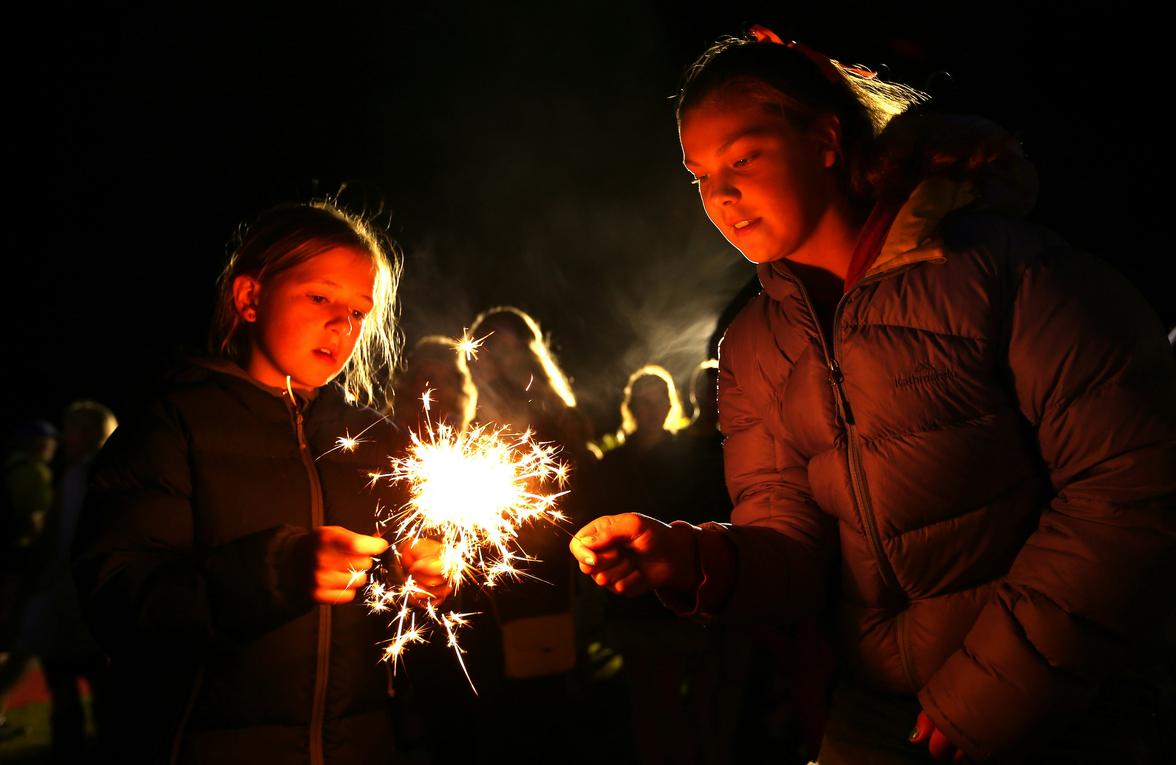 How Do Sparklers Work? Here's The Science Behind These 4th Of July ...