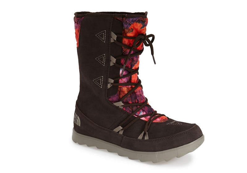 7 Best Snow Boots To Walk In When The Weather Gets Fierce — PHOTOS