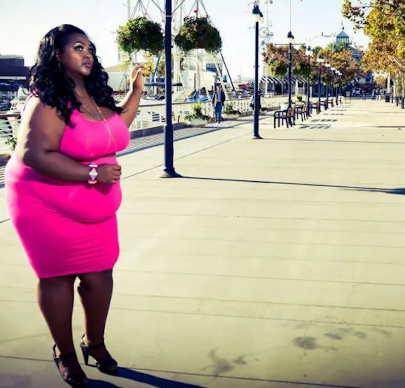 48 Plus Size Women Rocking Their Visible Belly Outlines In Flawless ...