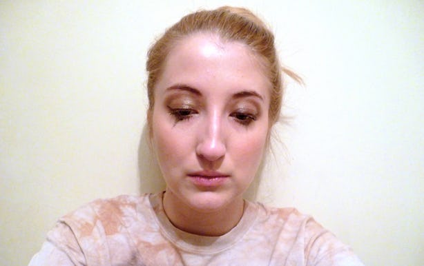 Here's How To DIY The Glitter Tears Trend, Because FYI It's Insanely Easy