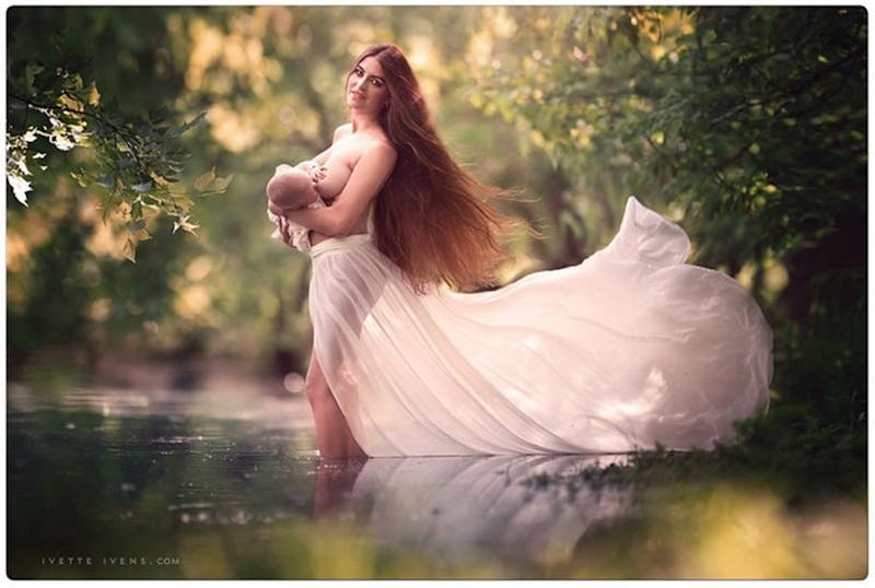 Ivette Ivens' Breastfeeding Photos Are Gorgeous Reminders That No One ...