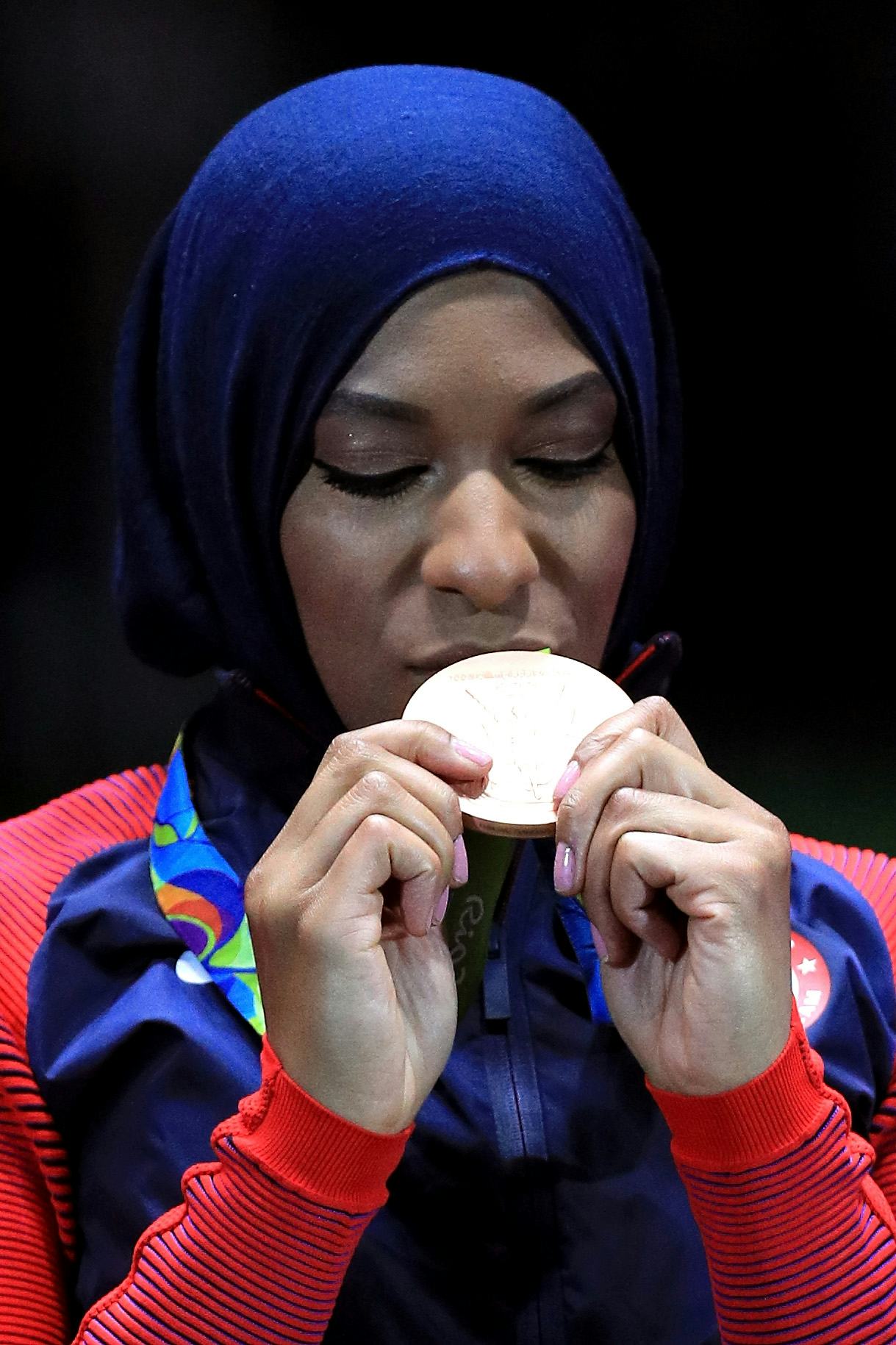 Ibtihaj Muhammad And The U.S. Women's Fencing Team Wins The Bronze ...