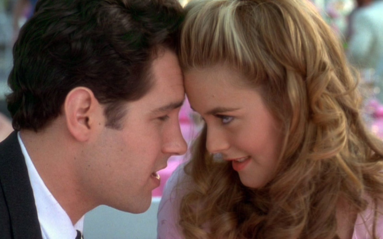 11 Perfect Dates In The '90s That Seem Weird Now