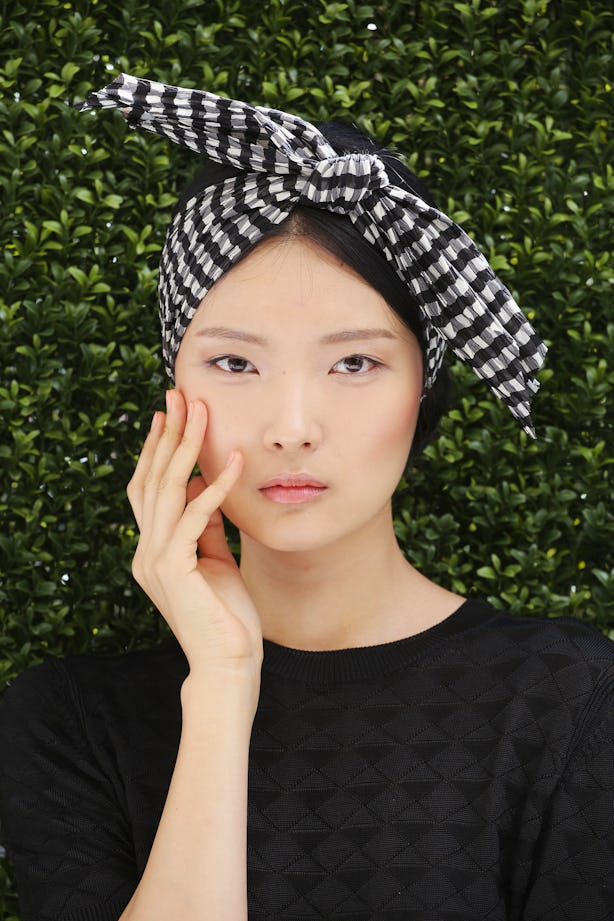 How To Give Yourself A Mini Facial Like A Model, According To Celeb ...