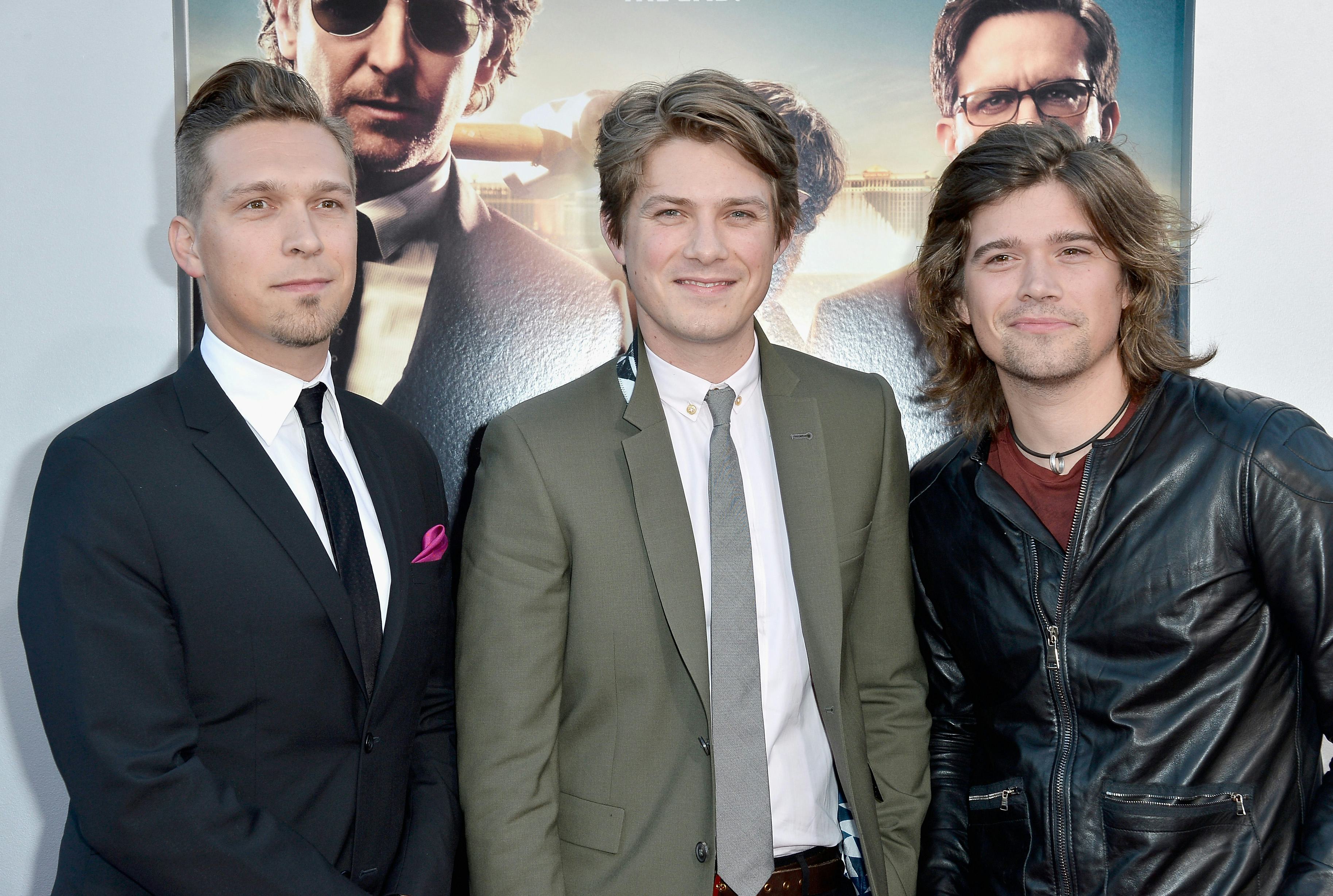 Hanson Is Working On A New Christmas Album & This Is Not A Drill