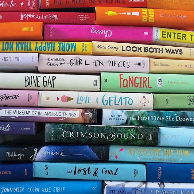 12 Inspiring Ways To Organize Your Book Collection, So You Always Take ...
