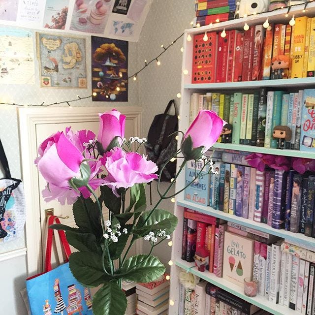 12 Inspiring Ways To Organize Your Book Collection, So You Always Take ...