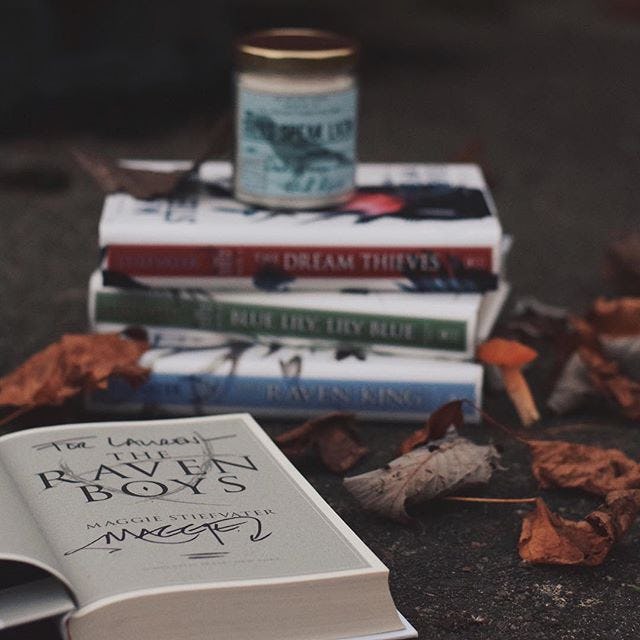 12 Inspiring Ways To Organize Your Book Collection, So You Always Take ...