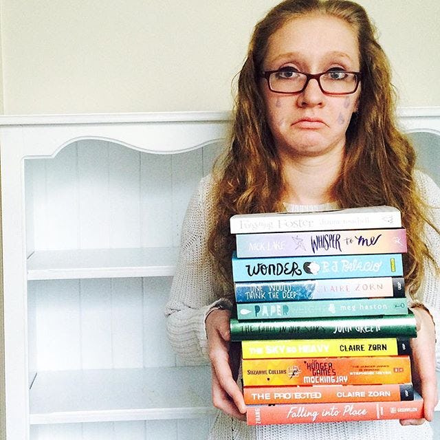 15 Weird Things You Do While Reading That Are Actually Totally Normal