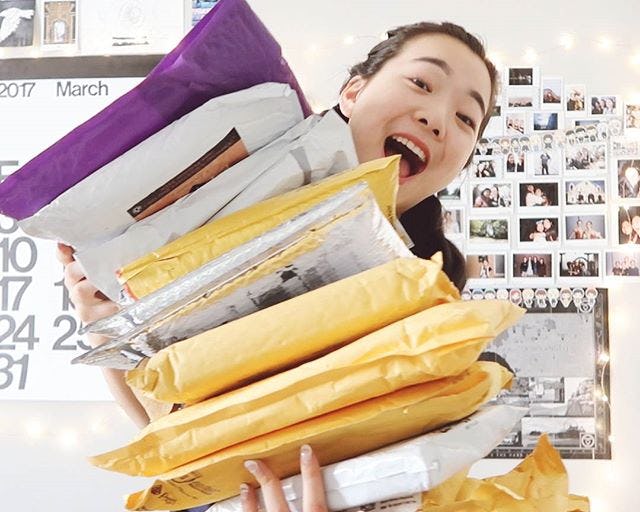 15 Weird Things You Do While Reading That Are Actually Totally Normal