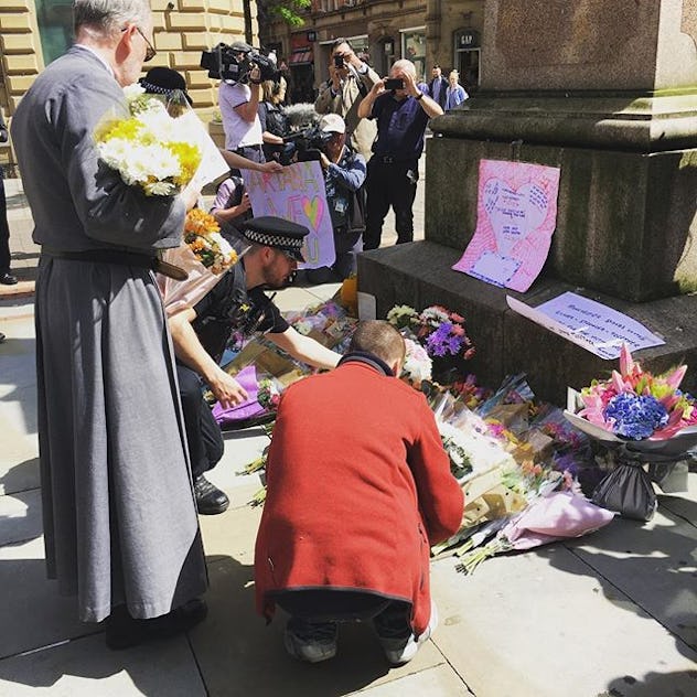 Gut-Wrenching Photos Of Manchester Victim Memorials Around The World