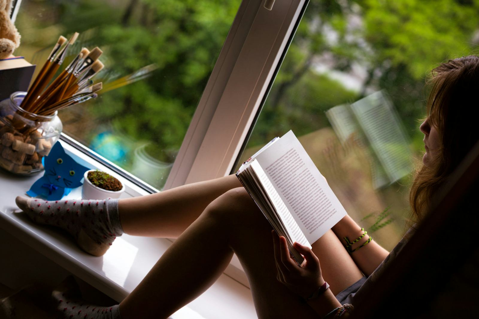 12 Inspiring Books To Read When You're Feeling Lonely And Need Some ...