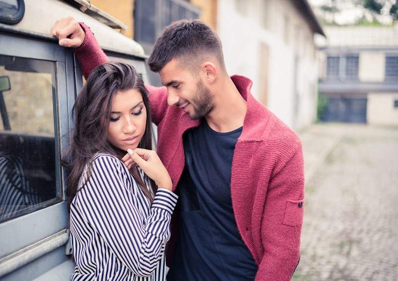 7 Signs Your Date Is Objectifying You