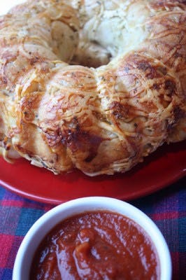 Easy Pepperoni Pull Bread