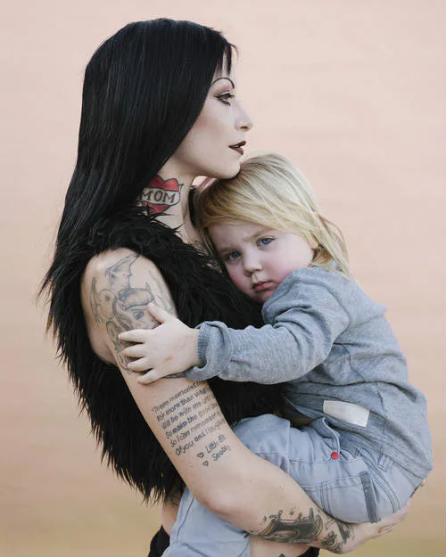 Photographer Captures Modern Moms And Fights Against Outdated Stereotypes
