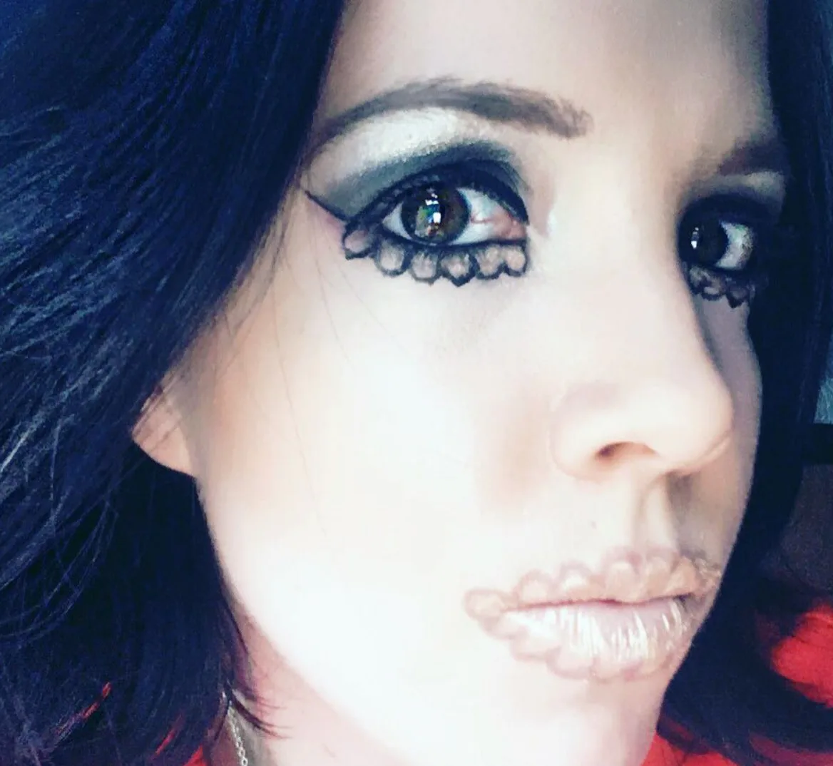 10 Bizarre Beauty Trends You’ll Be Happy You Don’t Have Time For