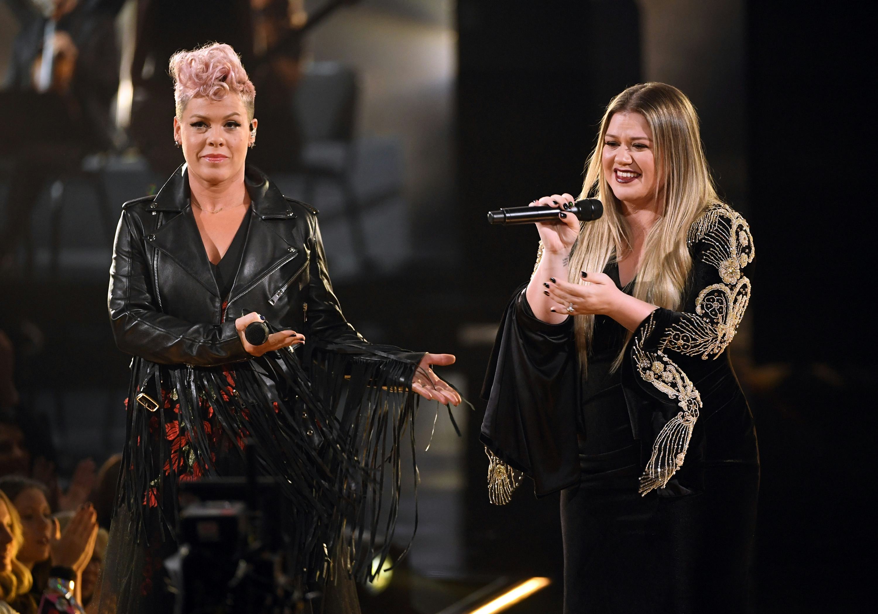 Pink And Kelly Clarkson’s AMA Duet Is Giving Everyone Chills