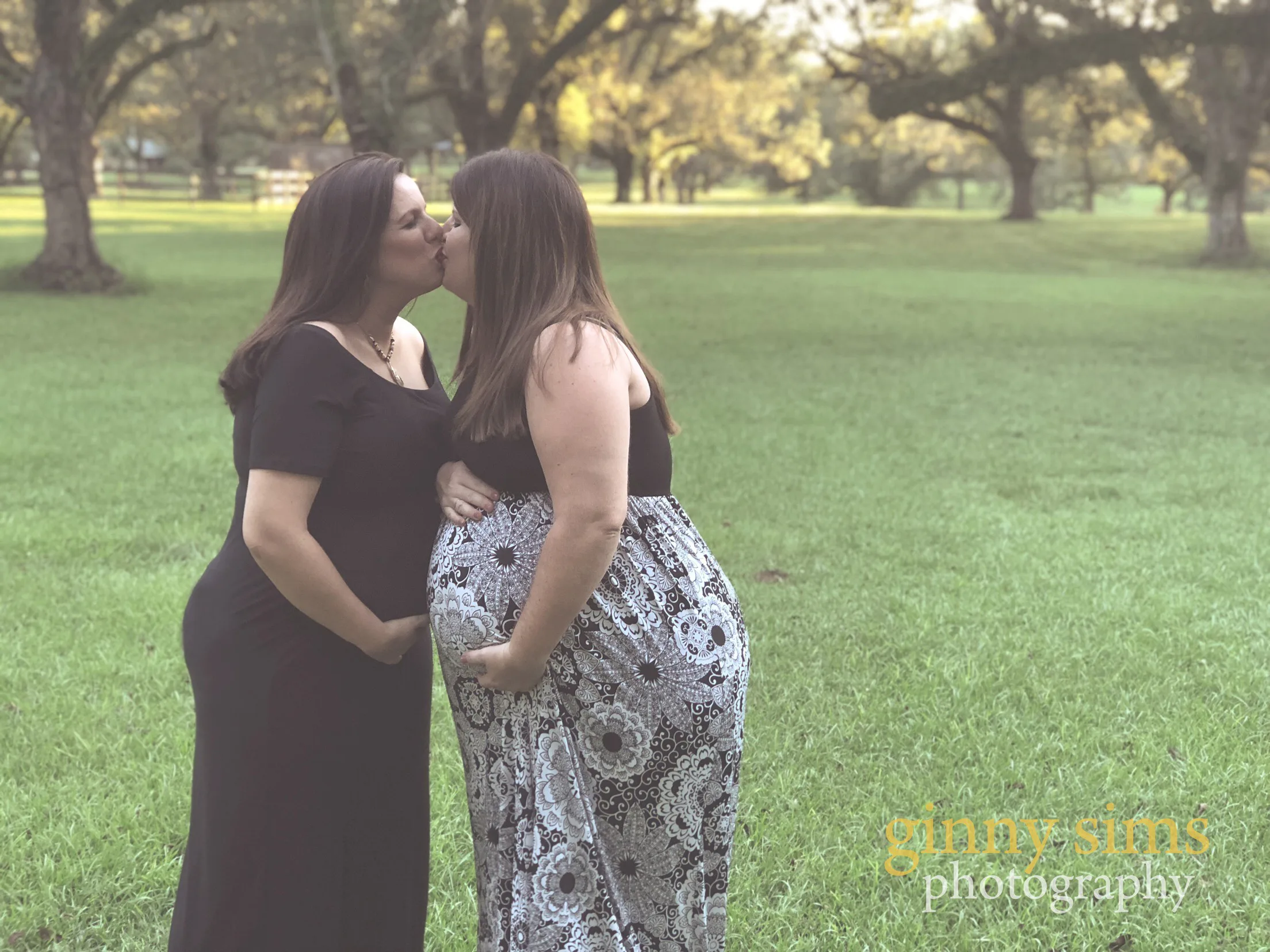 Couple Finds Out They’re Both Pregnant — And Due At The Exact Same Time