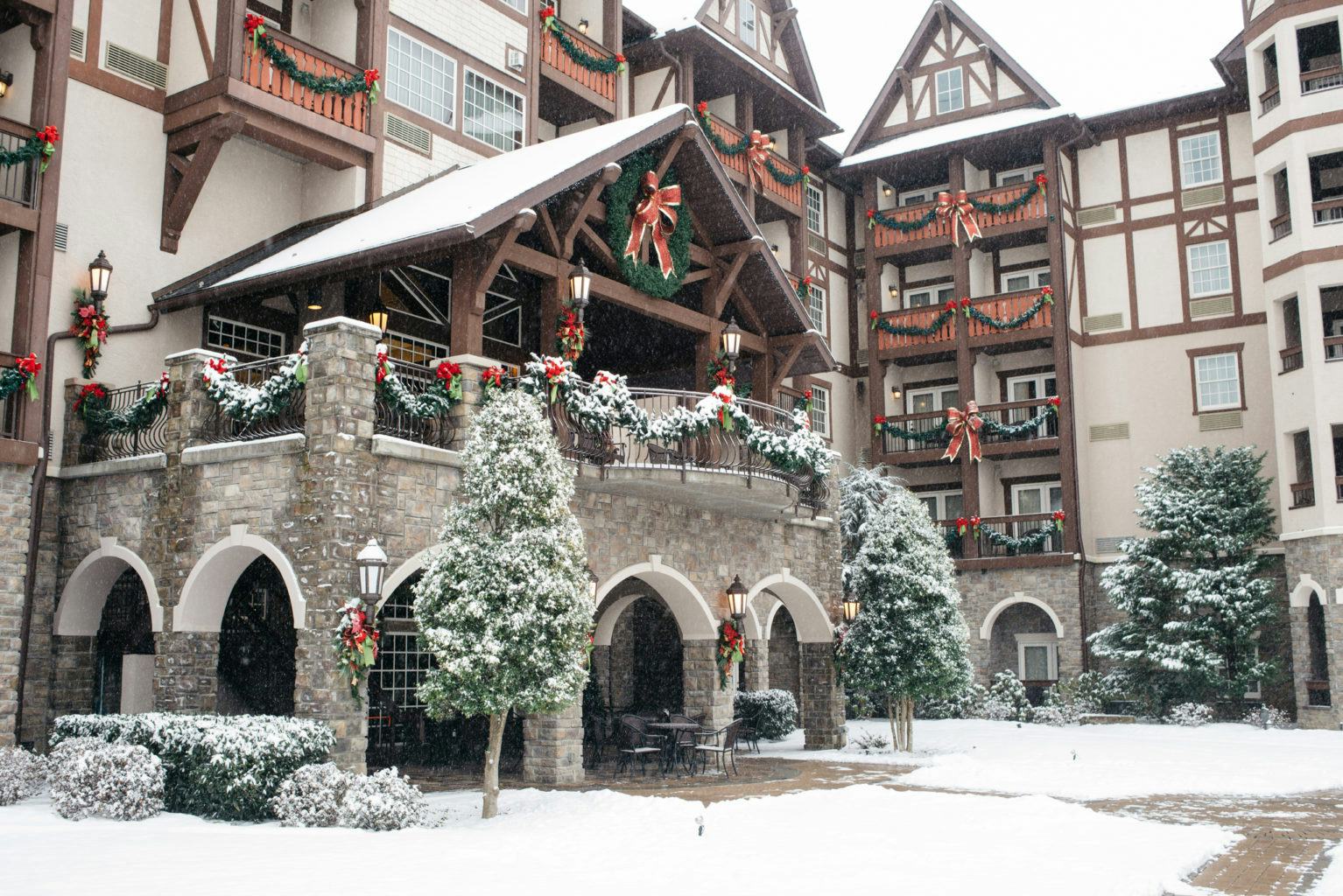 This Breathtaking Inn Celebrates Christmas 365 Days A Year — Yes Please