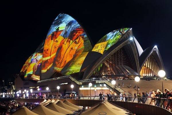 The Sydney Opera House Honors Australian Firefighters With Moving Tribute