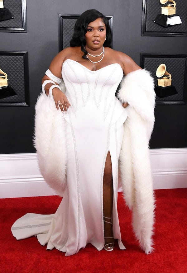 Lizzo Looks Like A Glamorous Angel On The Grammys Red Carpet