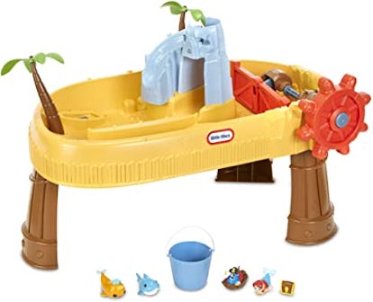8 Best Toddler Water Tables To Up Your Backyard Game This Summer