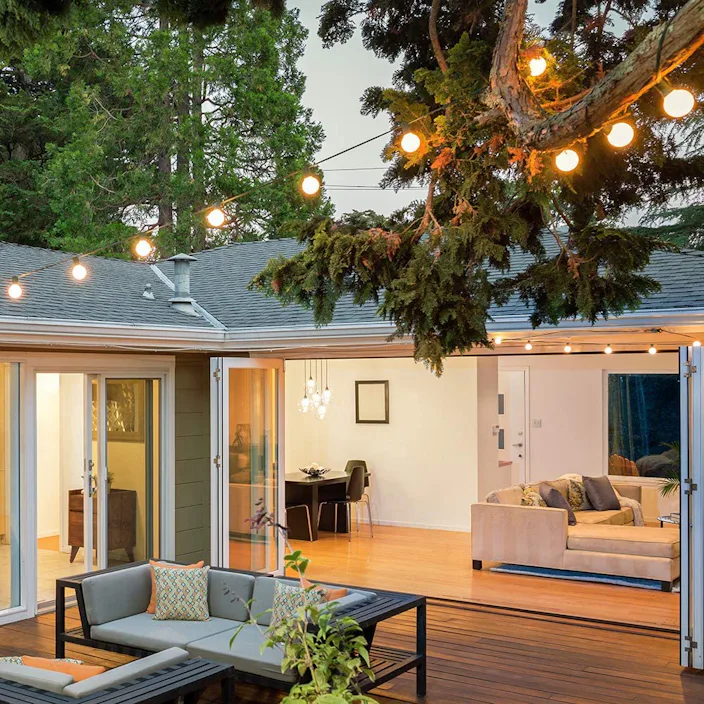 11 Easy Ways To Transform Your Backyard Into An Outdoor Movie Theater