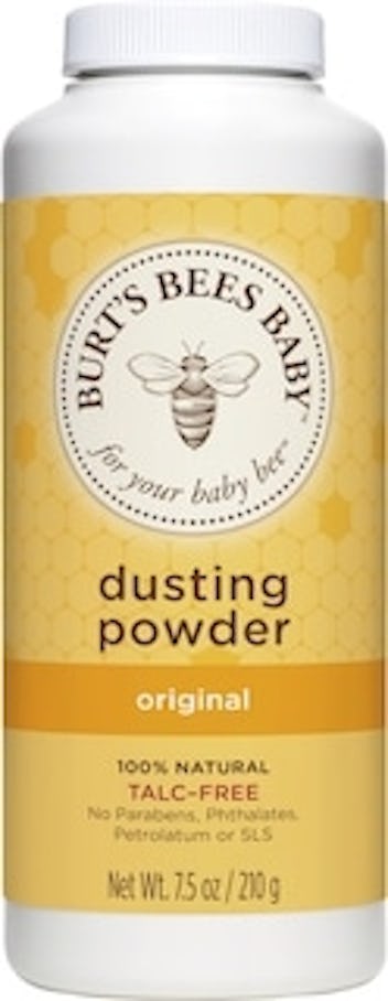 Here Are Our Favorite Talc-Free & Organic Baby Powders — No Butts About It