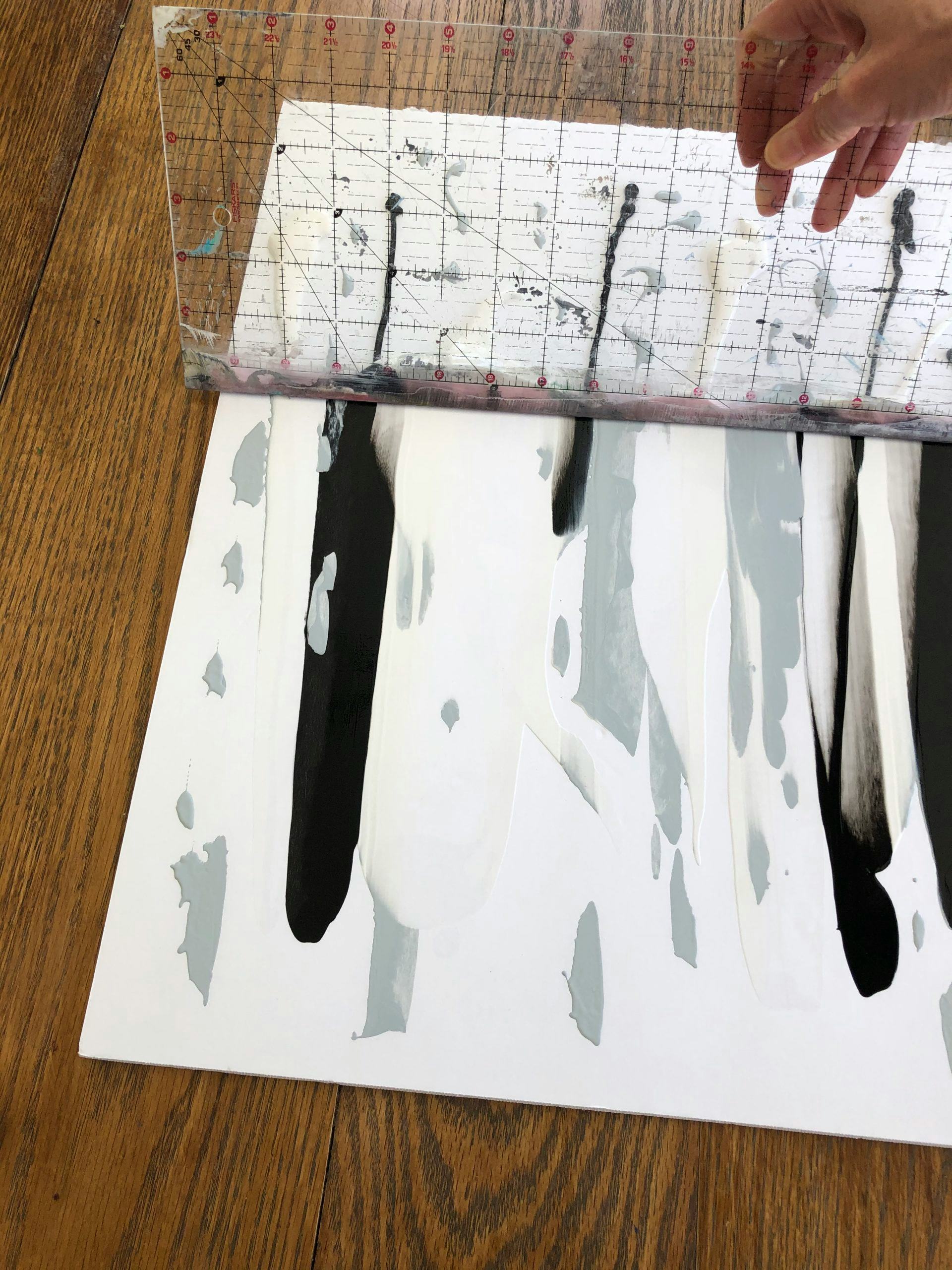 The ‘Ruler Method’ Of DIY Abstract Art Is Simple & Amazing