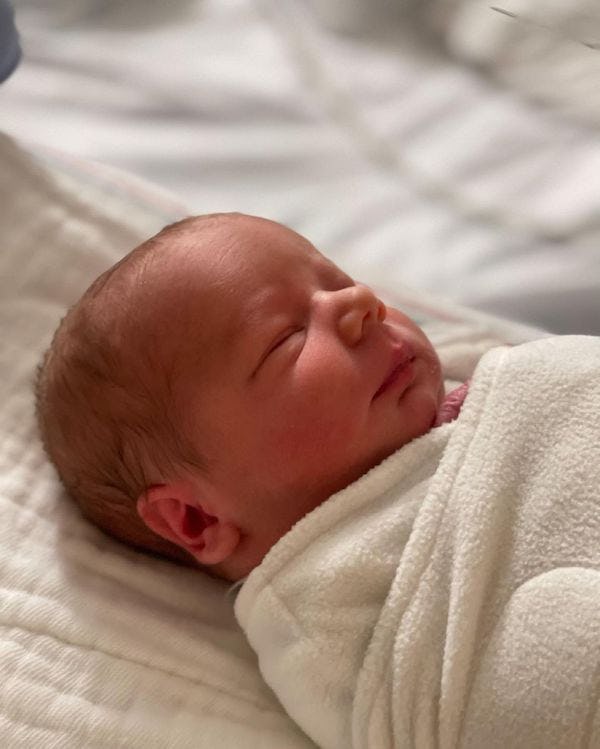 ‘Bachelor’s’ Arie & Lauren Post First Photos Of Their Newborn Twins