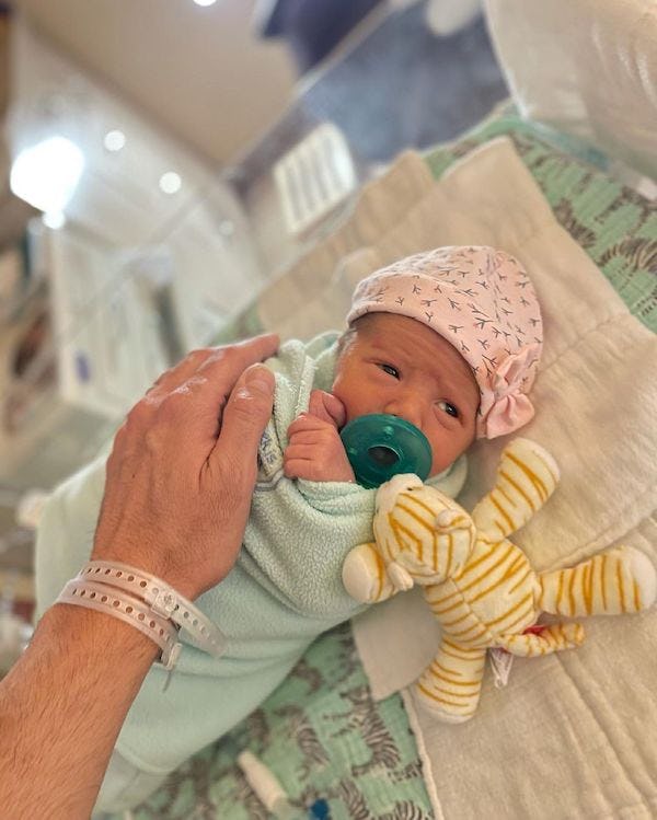 ‘Bachelor’s’ Arie & Lauren Post First Photos Of Their Newborn Twins