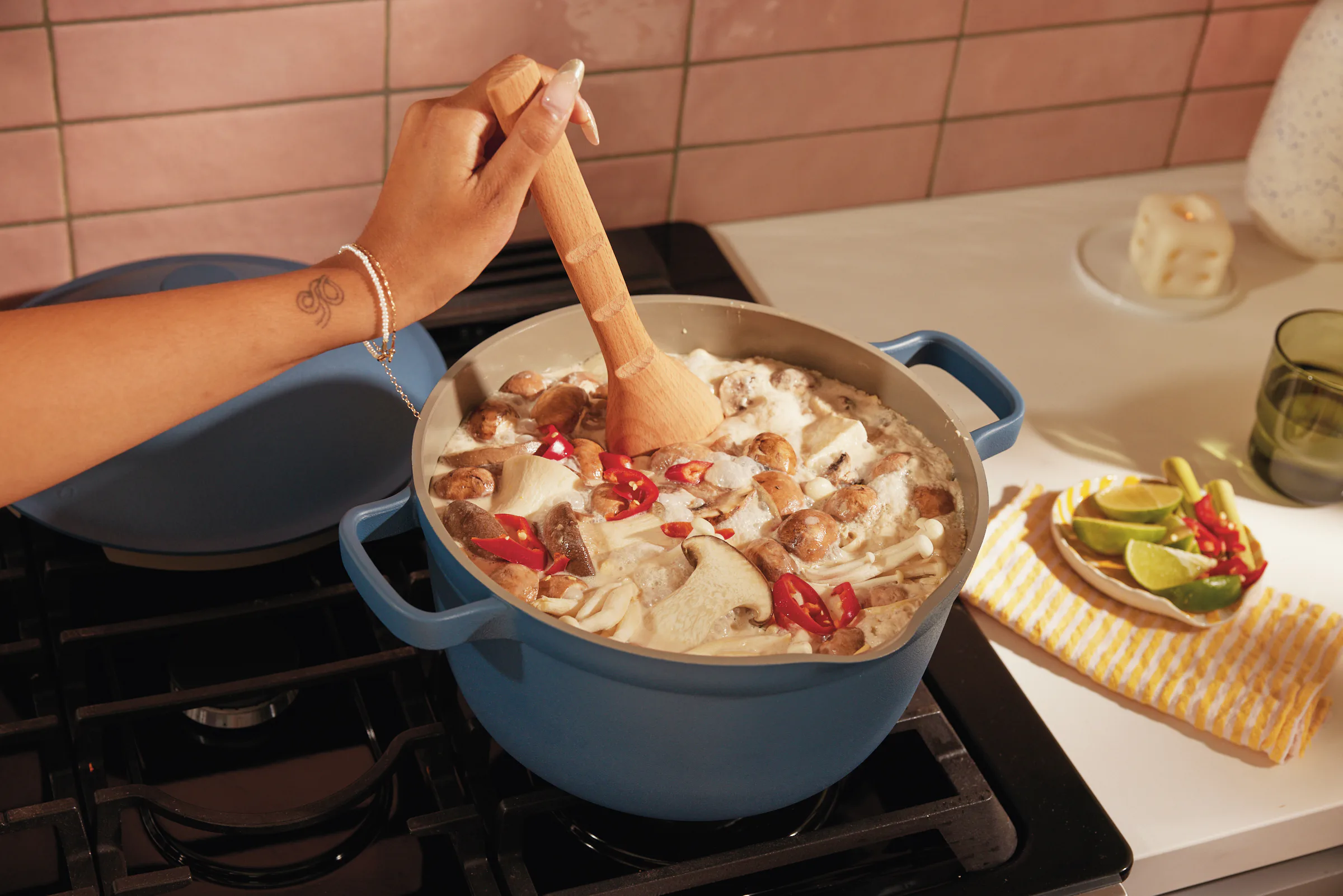 The Multitasking Perfect Pot Is *Actually* Perfect
