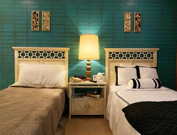 An Extremely Accurate Rosebud Motel Replica Exists (And It’s Free!)