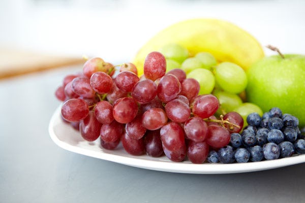 There’s A Correct (And Incorrect) Way To Cut Grapes For Kids