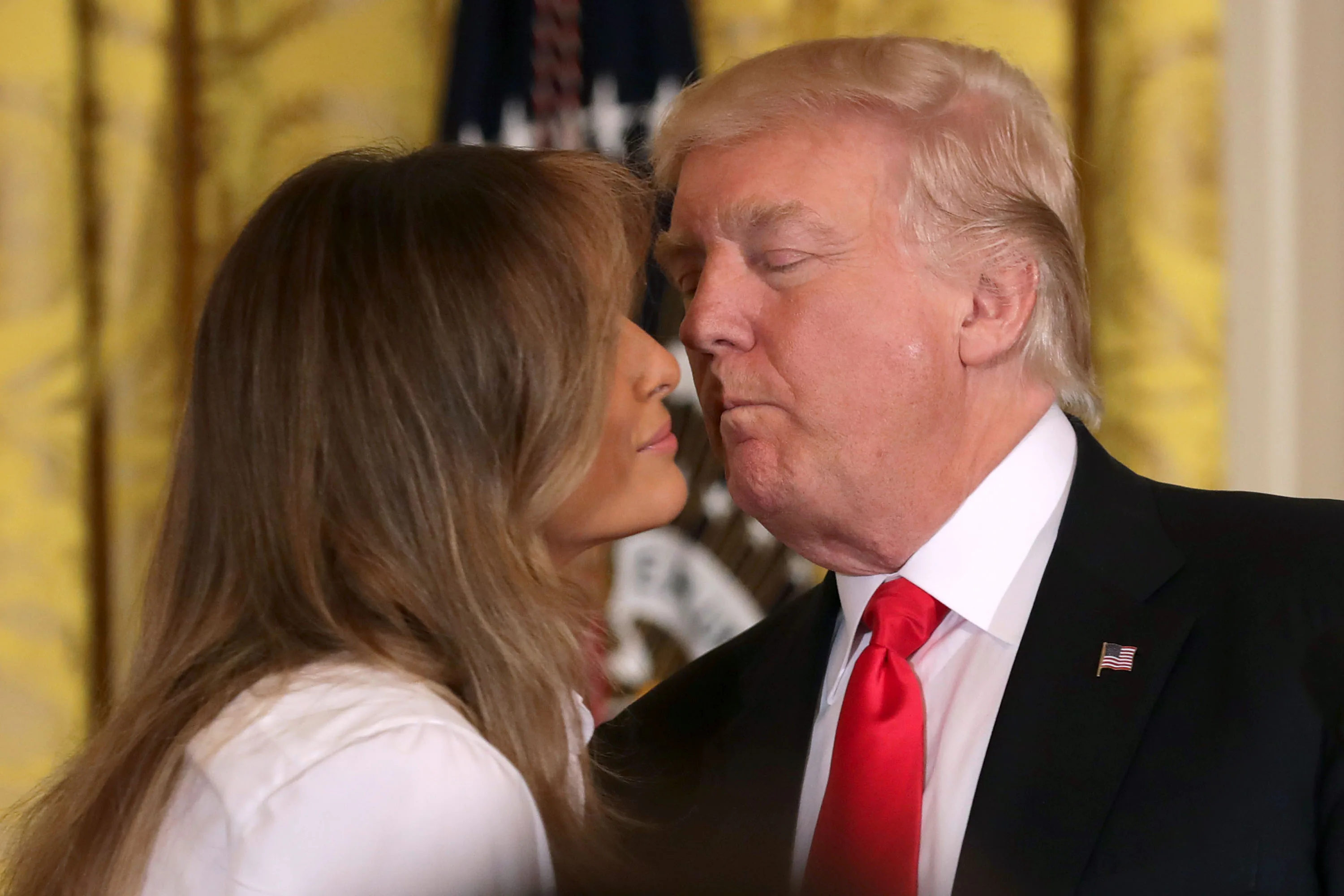 These 15 Photos Of Melania & Donald Trump’s Interactions Tell Us So ...