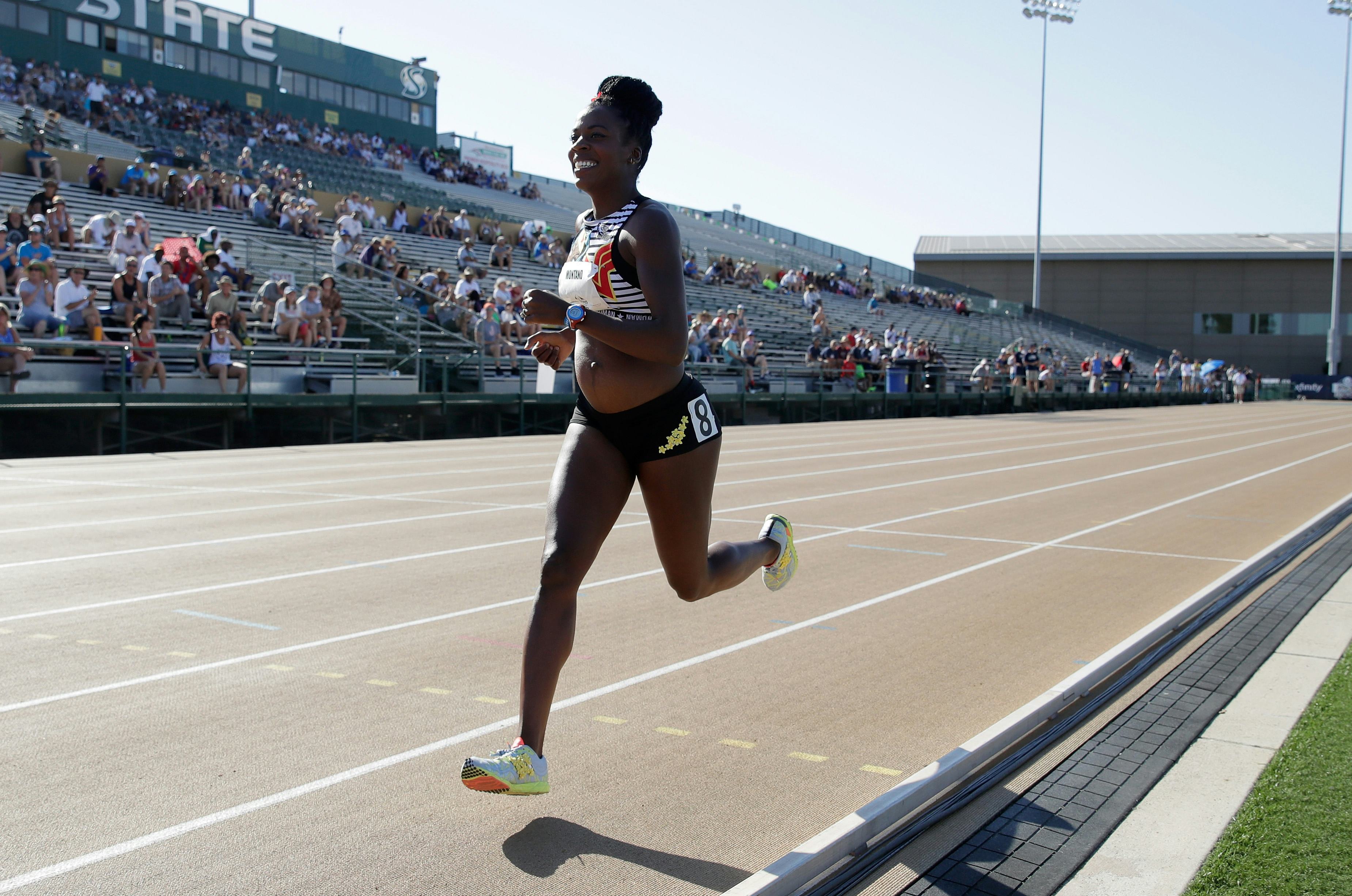 The Pictures Of This Five Months Pregnant Olympian Running In A Race ...