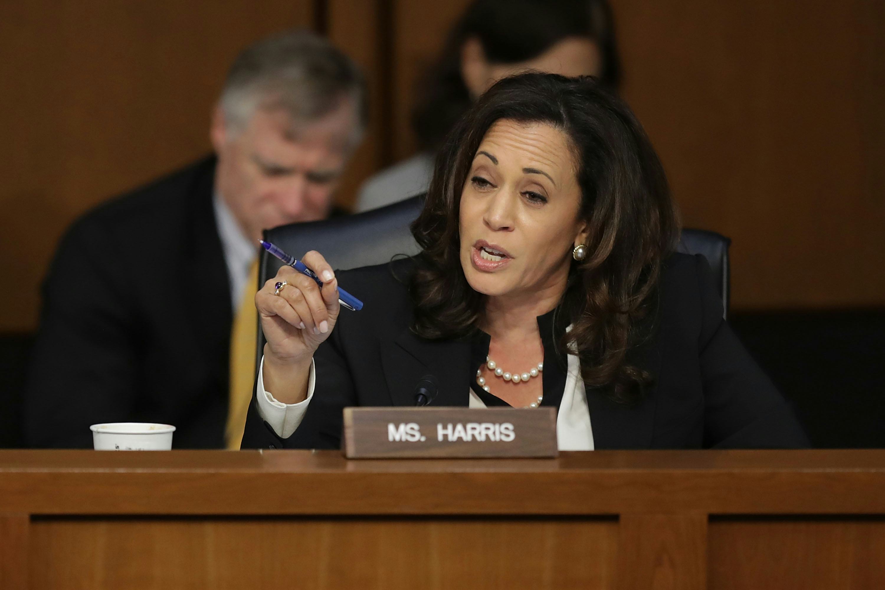 Seven Signs Kamala Harris Will Run For President In 2020