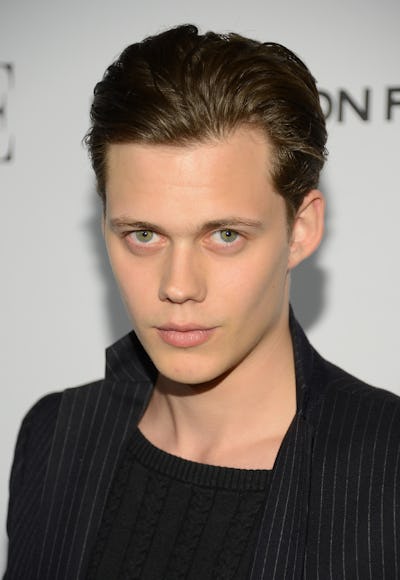 Who Plays Pennywise In The 2017 'It'? Here's What Bill Skarsgård Looks ...
