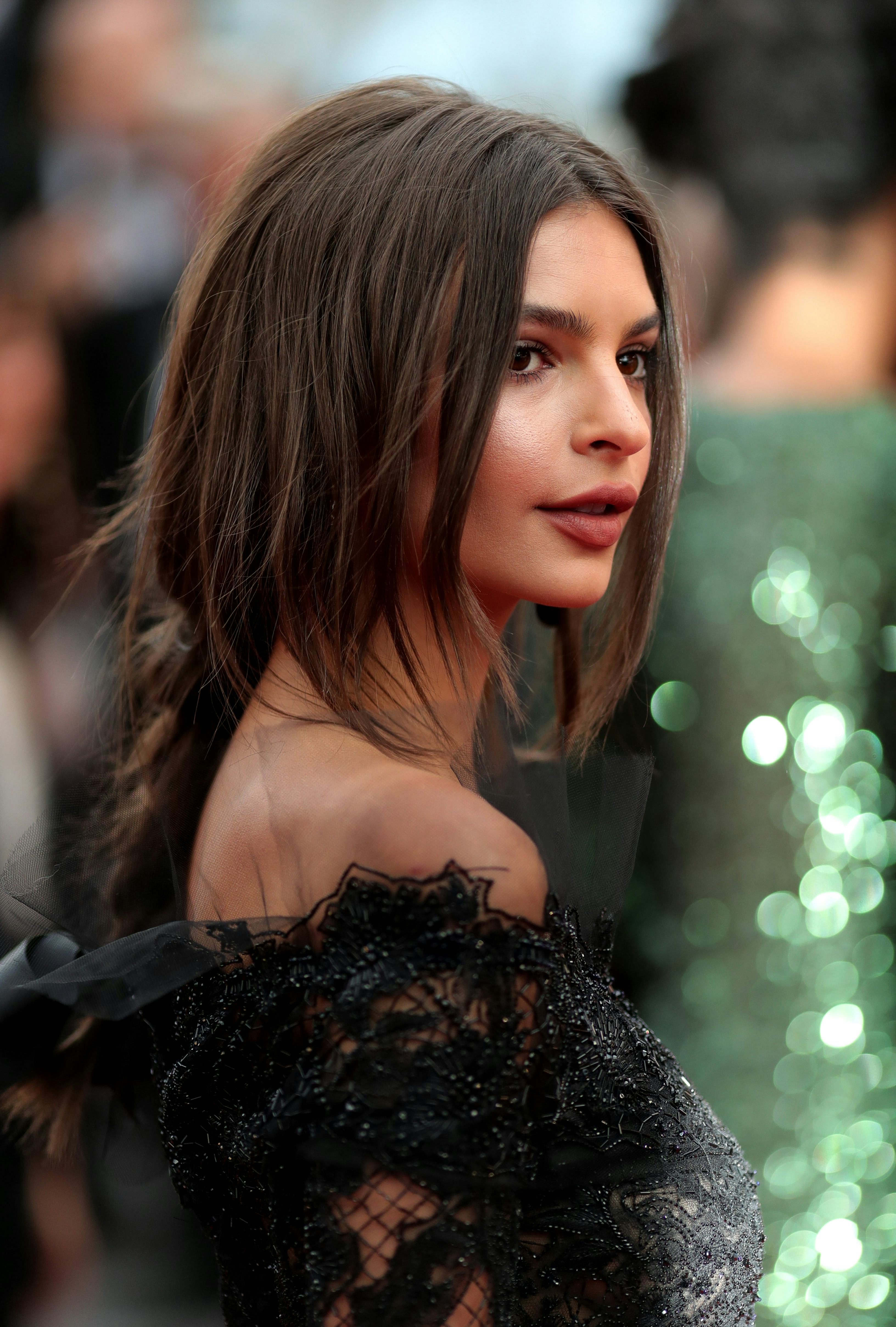 Emily Ratajkowski's Angled Bob Will Make You Want To Chop Off Your Hair ...