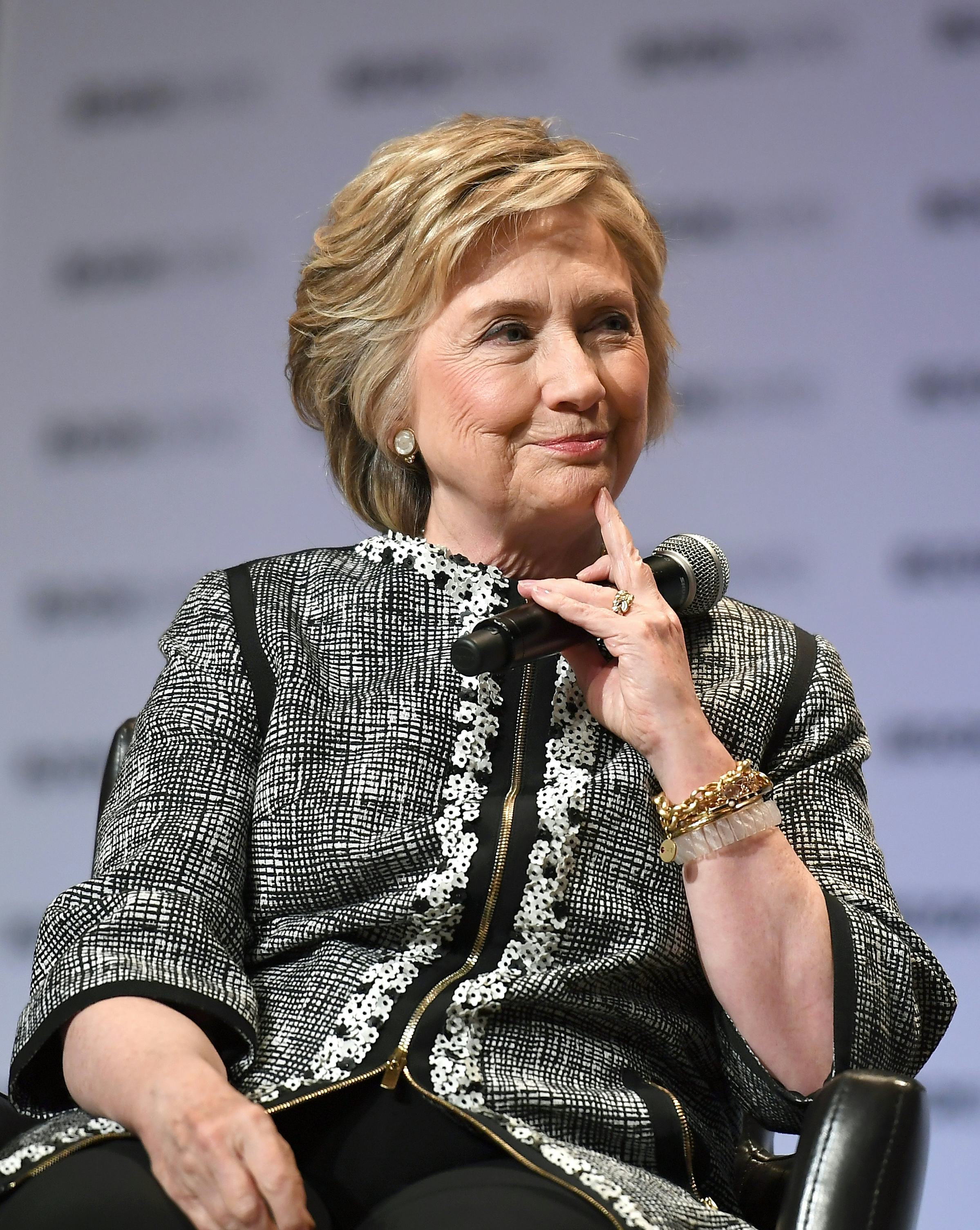 Hillary Clinton's Hair & Makeup Prep During Her Presidential Campaign ...