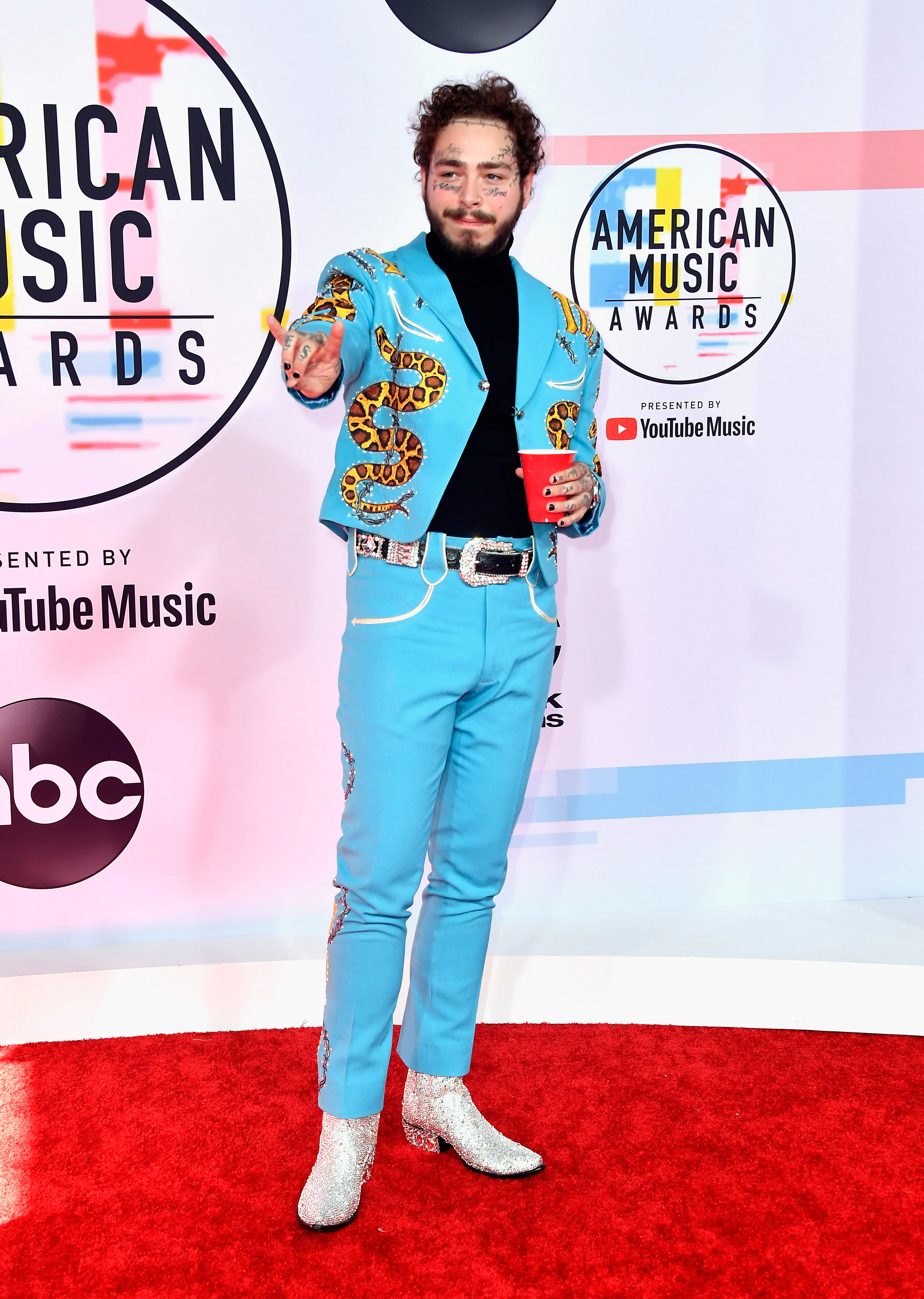 All The Looks At The 2018 AMAs That You Don't Want To Miss — PHOTOS