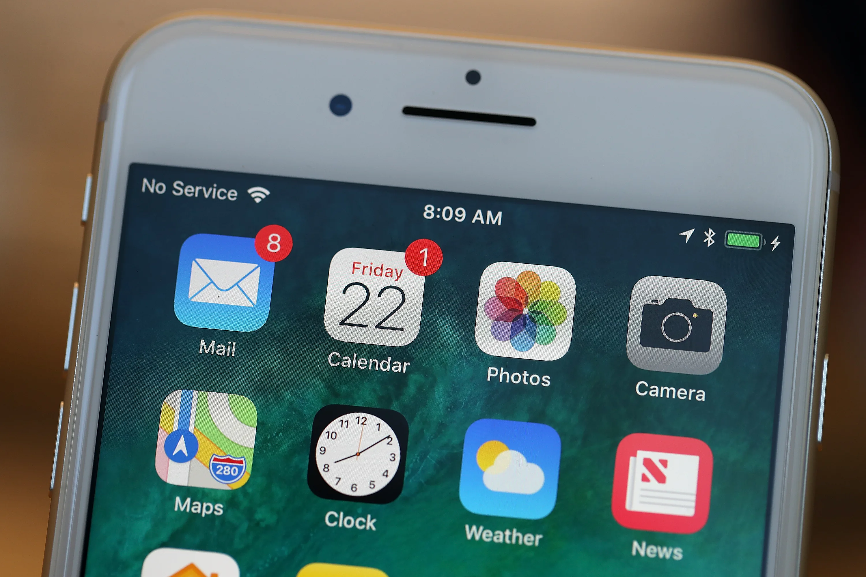 How Does Cell Phone Blue Light Mess With Your Sleep? A New Study Shows ...