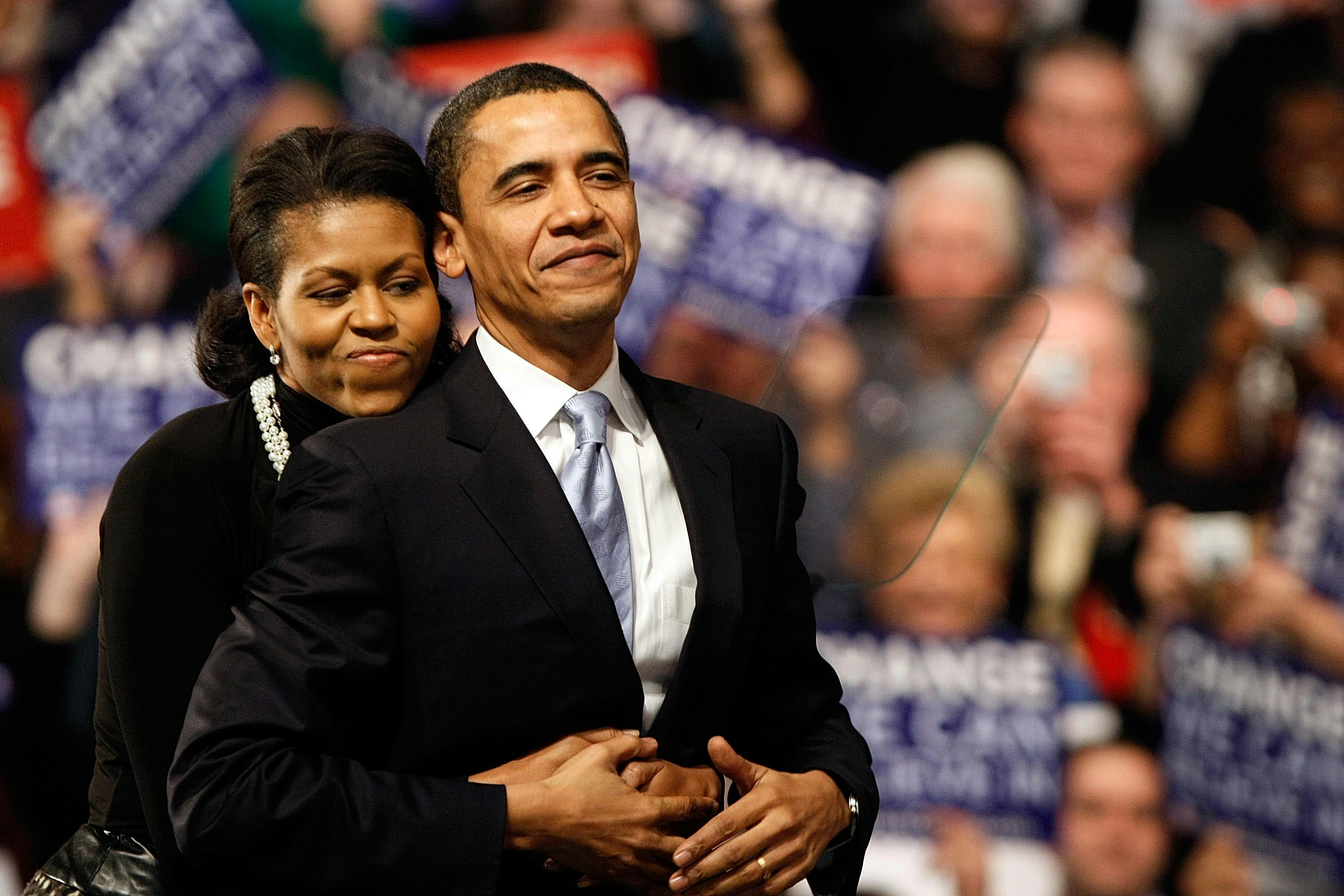 13 Photos Of Barack & Michelle Obama In Love & Serving Up Relationship ...