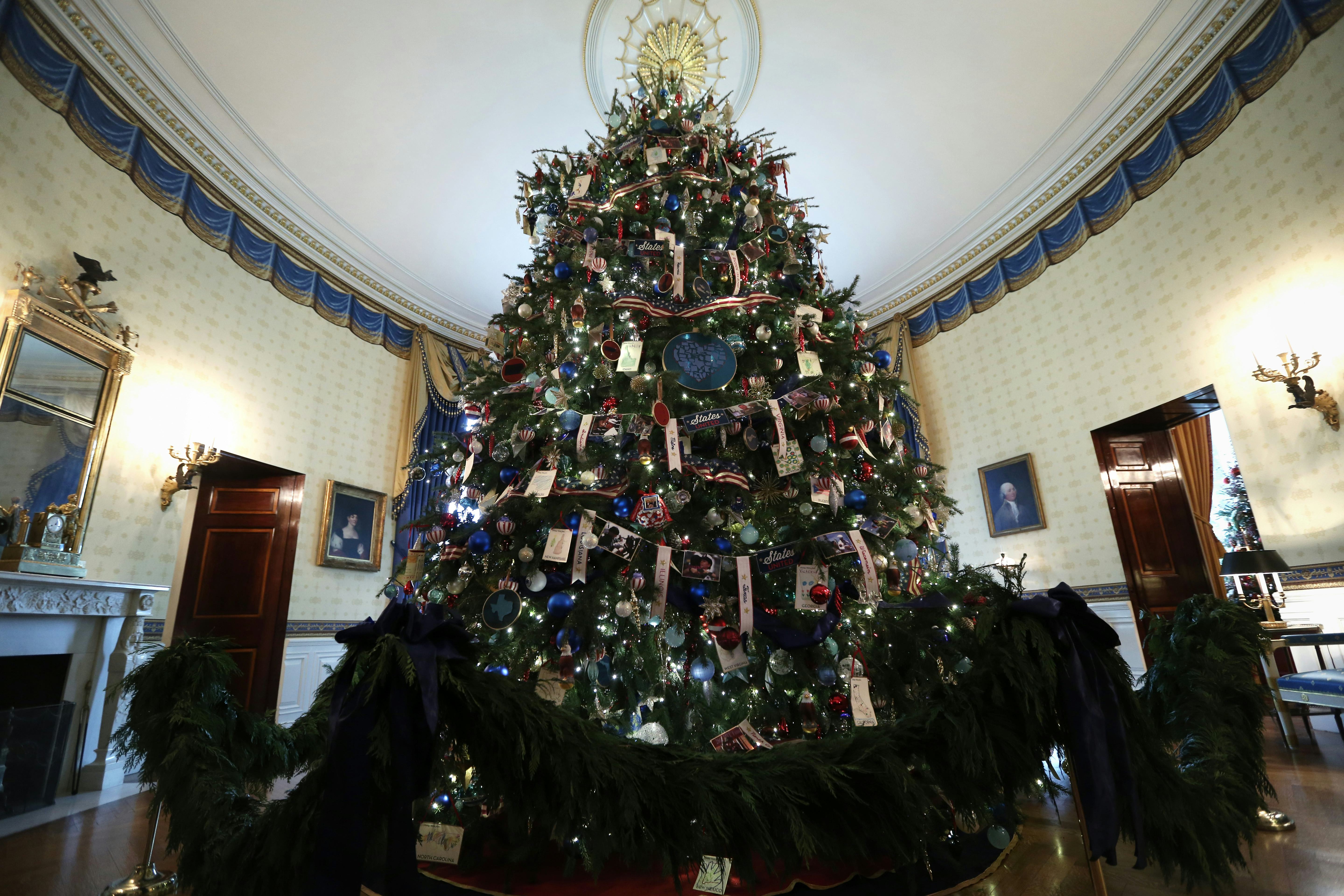 Photos Of The White House Christmas Trees Over The Years Show Each ...
