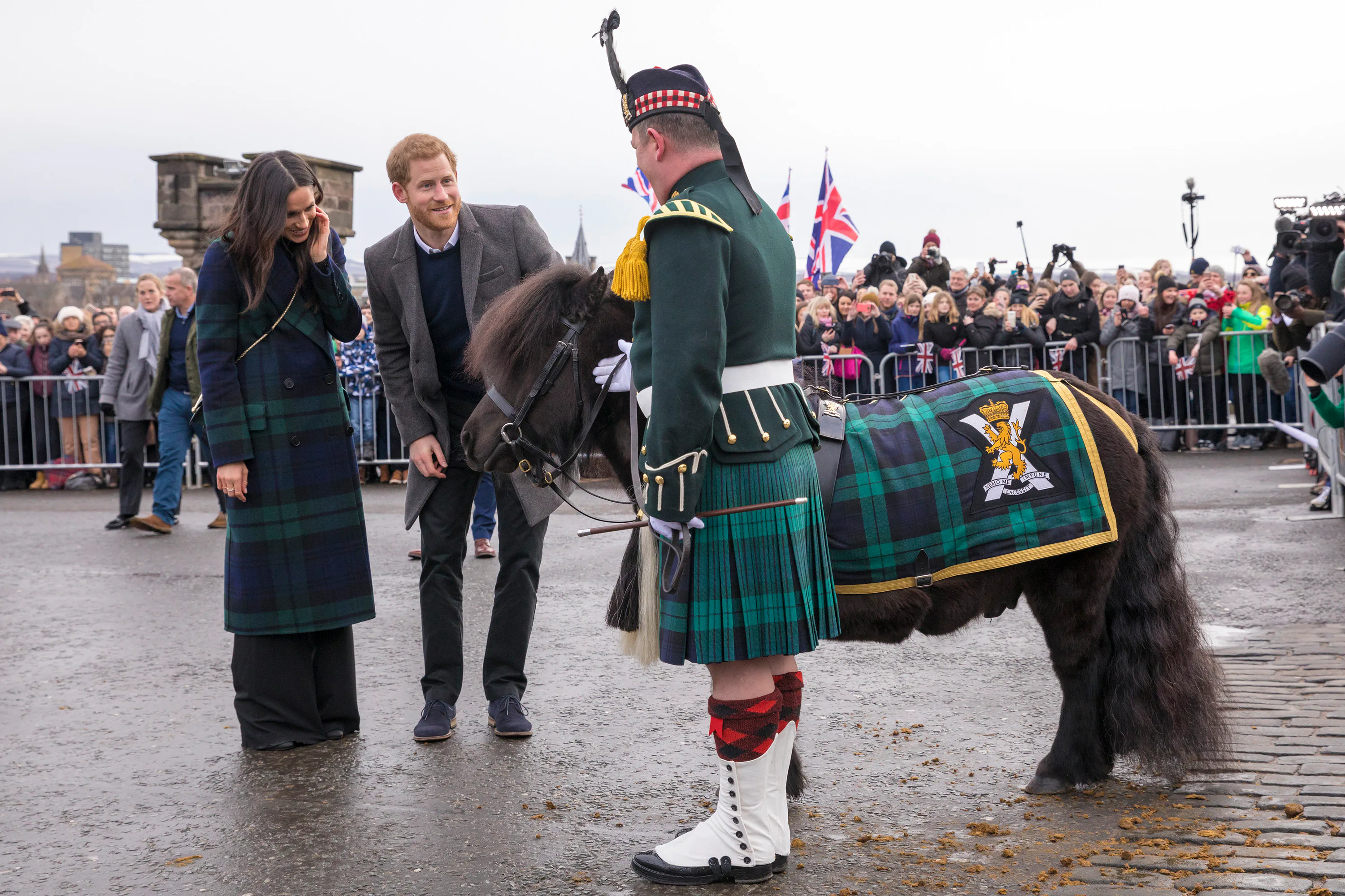 Photos Of Meghan Markle's Edinburgh Look Show She's Got A Sleek New ...