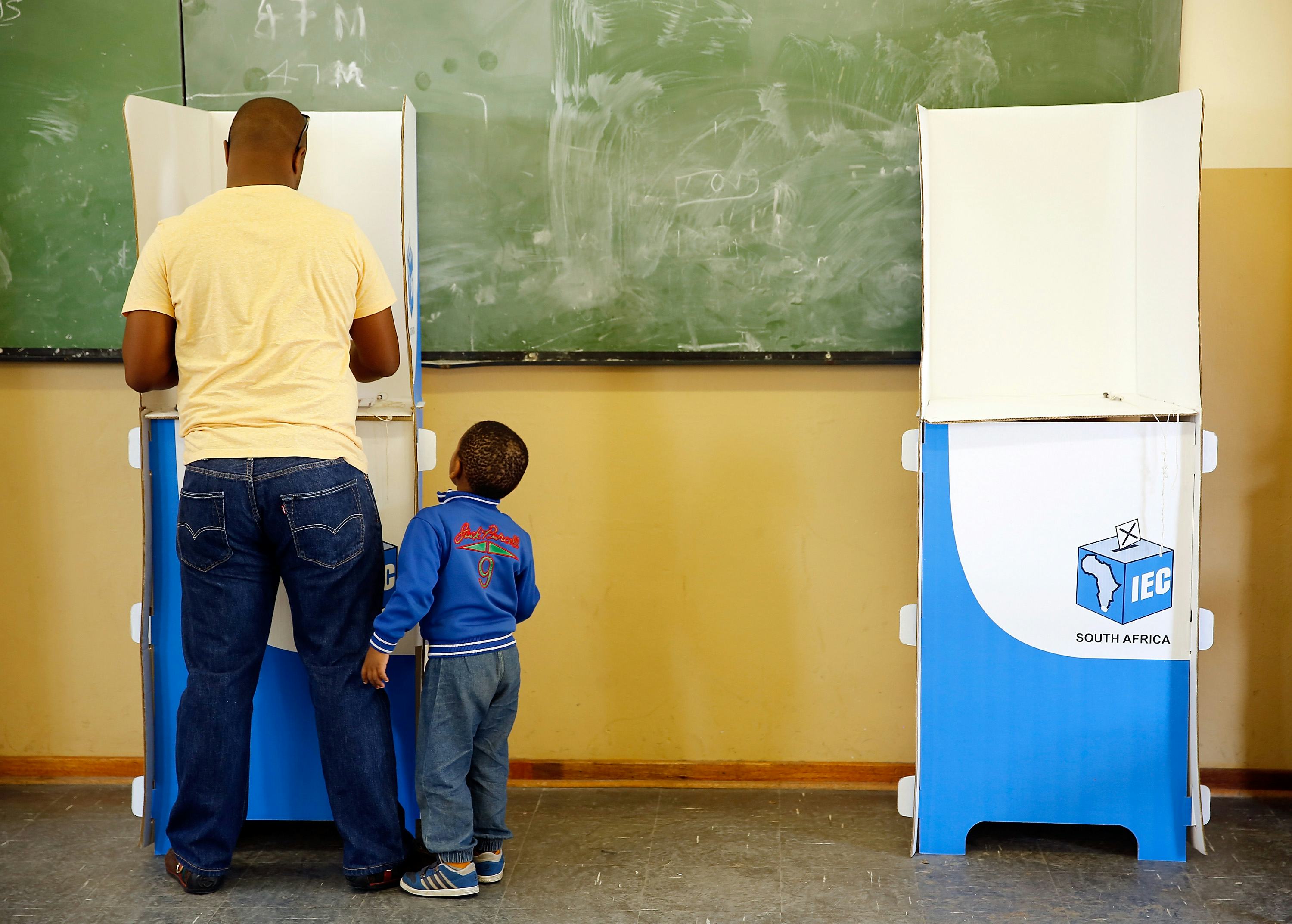 8 Pros & Cons Of Lowering The Voting Age To 16, Like Washington, DC Is ...