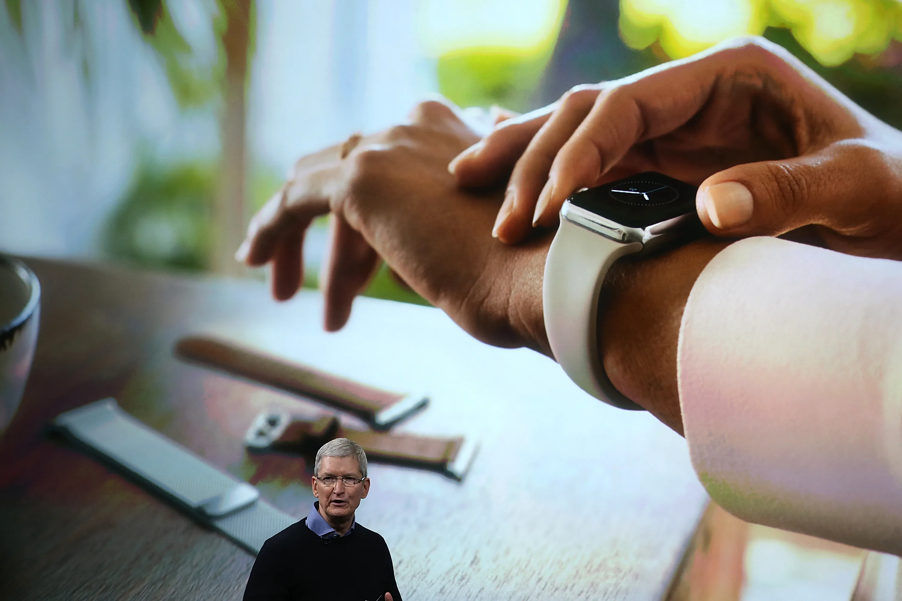 How Does Apple Watch Health Work? Here’s Everything The Device Can Do ...