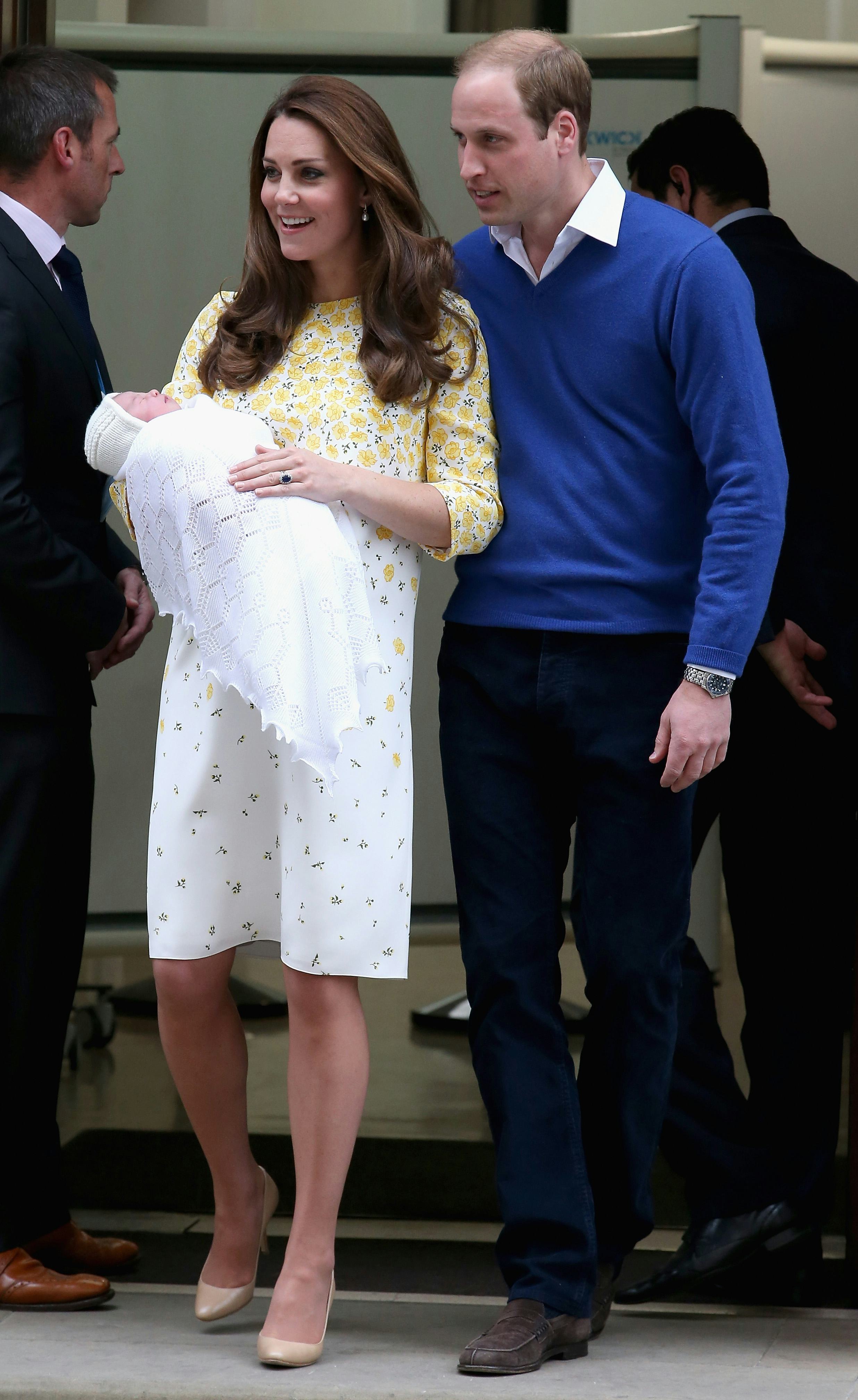 Where To Buy The New Royal Baby's White Bonnet & Outfit, Because It's ...
