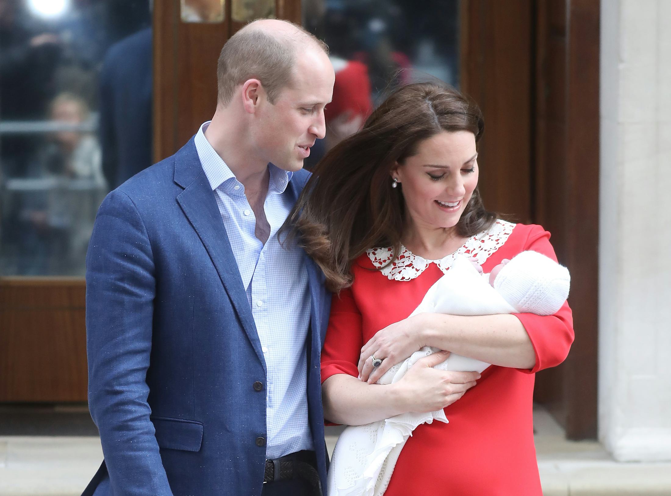 Photos Of Kate Middleton Leaving The Hospital All Three Times Show How ...