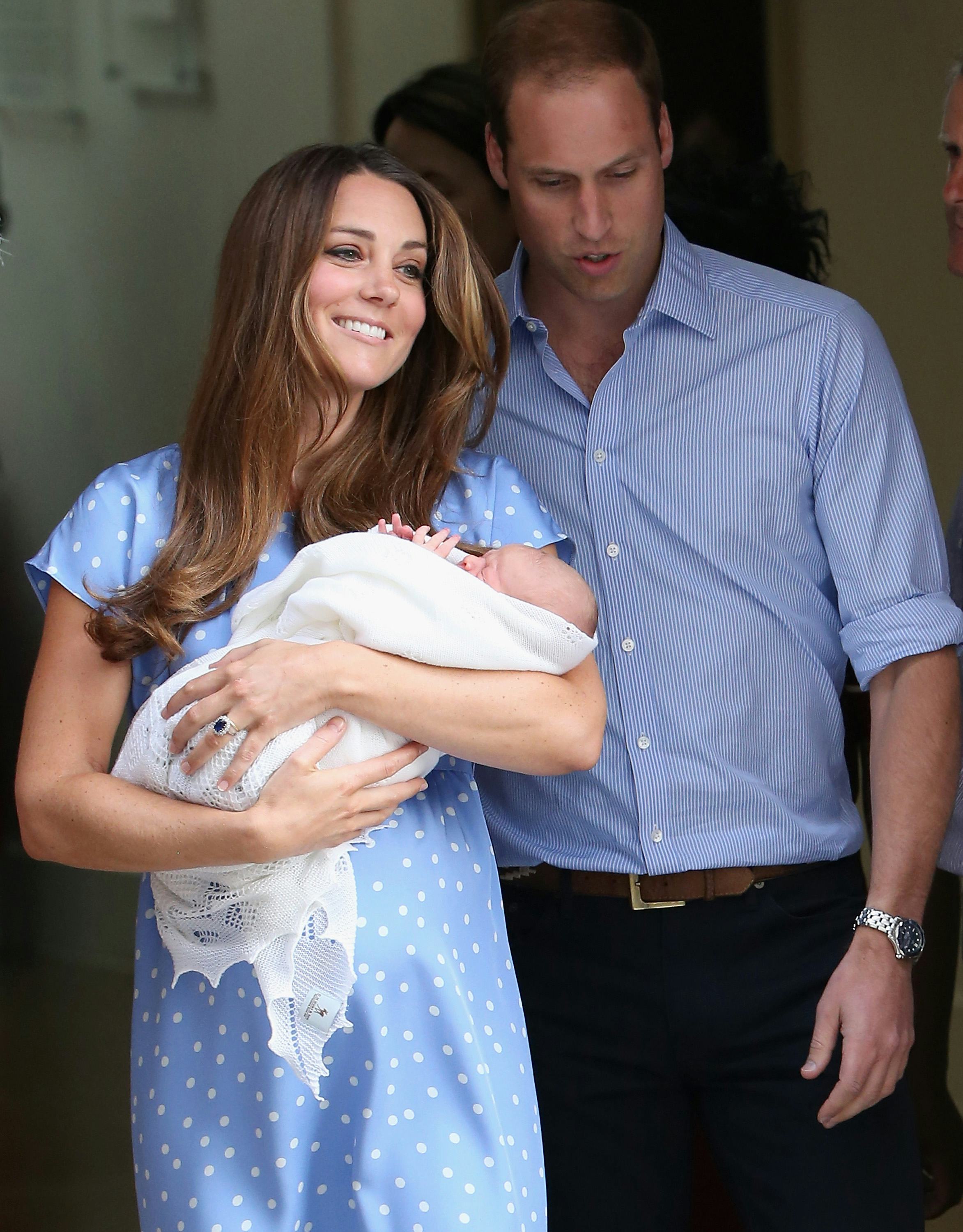 Kate Middleton's First Photos After Giving Birth Are Here & She's ...